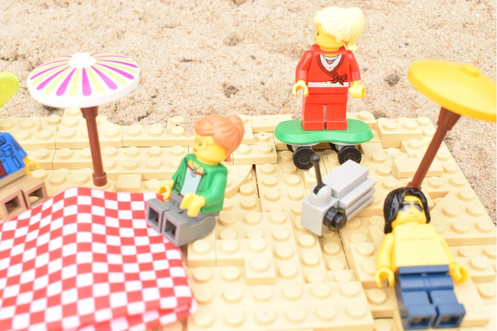 LEGO MOC The beach by Neon5 | Rebrickable - Build with LEGO