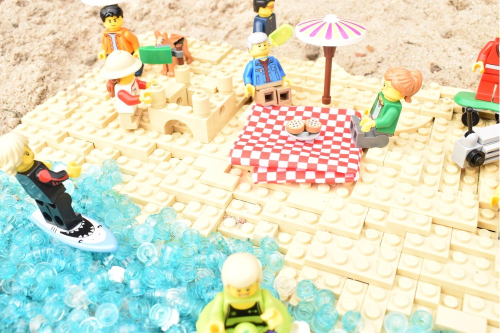 LEGO MOC The beach by Neon5 | Rebrickable - Build with LEGO