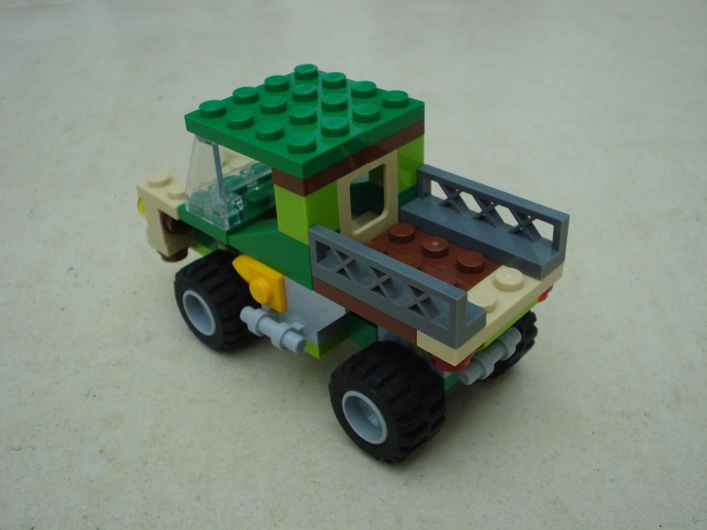 LEGO MOC 4637 Safari Pickup & Lion by Nicole1 | Rebrickable - Build ...