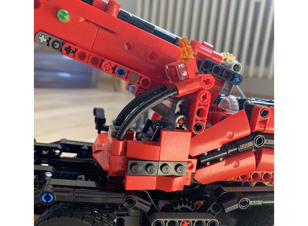 LEGO MOC-41348 Little Red by Target86 | Rebrickable - Build with LEGO