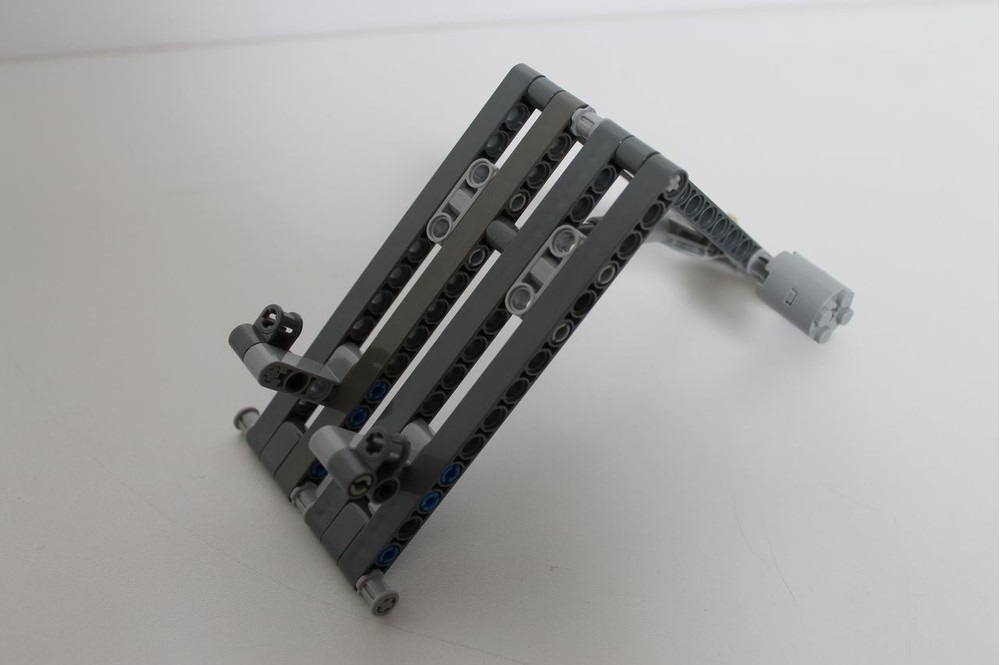 LEGO MOC Adjustable Phone Stand by espelir | Rebrickable - Build with LEGO