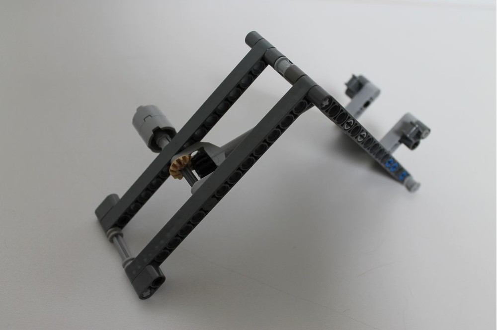 LEGO MOC Adjustable Phone Stand by espelir | Rebrickable - Build with LEGO
