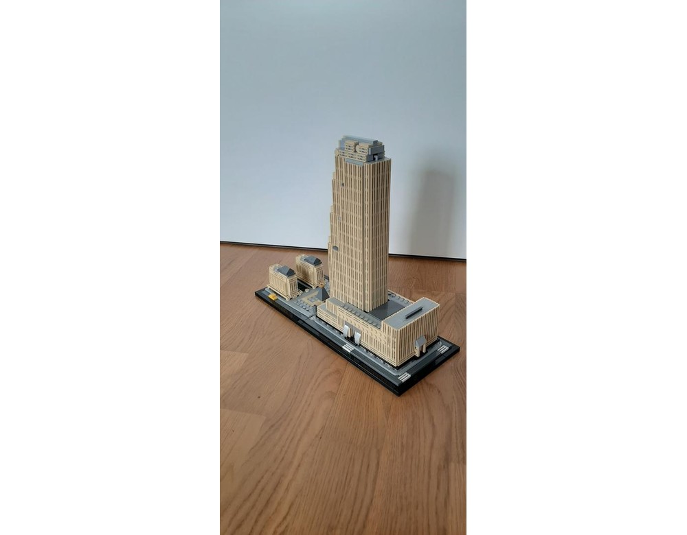 LEGO MOC Comcast Building - 30 Rockefeller Plaza with Christmas Tree ...