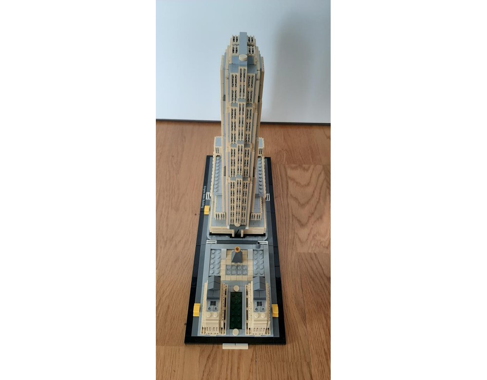 LEGO MOC Comcast Building - 30 Rockefeller Plaza with Christmas Tree ...