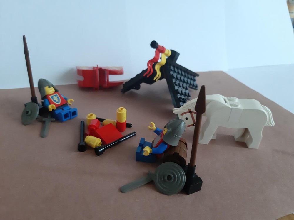 LEGO MOC 6039-1 take a rest by carel0180 | Rebrickable - Build with LEGO