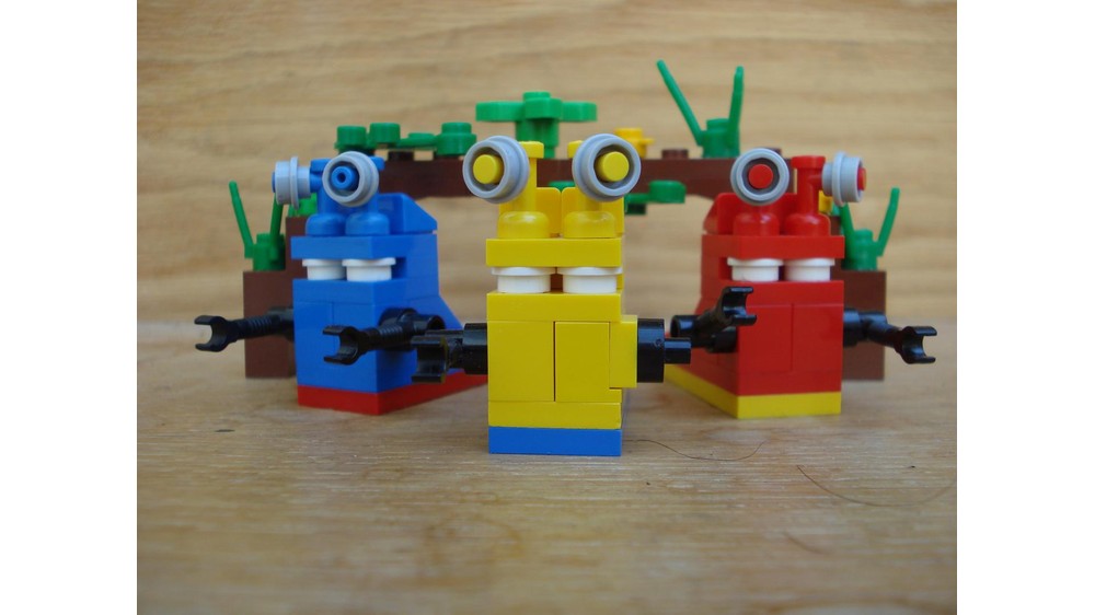 LEGO MOC Crazy Slug-Things by Nicole1 | Rebrickable - Build with LEGO