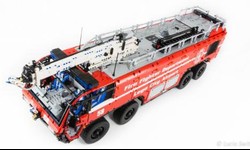 LEGO MOC-10219 Efferman's Vertical Stand for Millennium Falcon 75192 ...