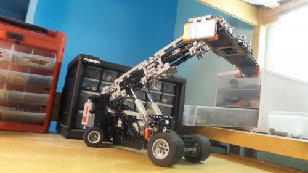 LEGO MOC Container Telehandler by Chocolate_Einstien | Rebrickable ...