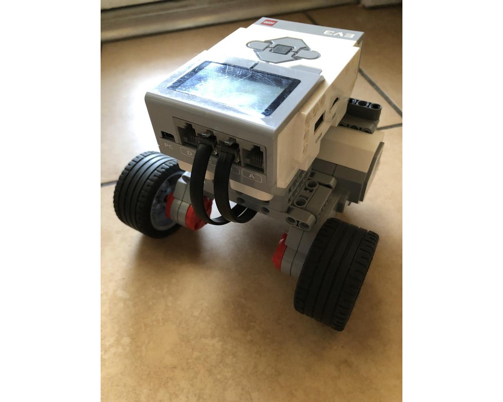 LEGO MOC Lego FLL Basic Robot by Newest_Tech320 | Rebrickable - Build ...