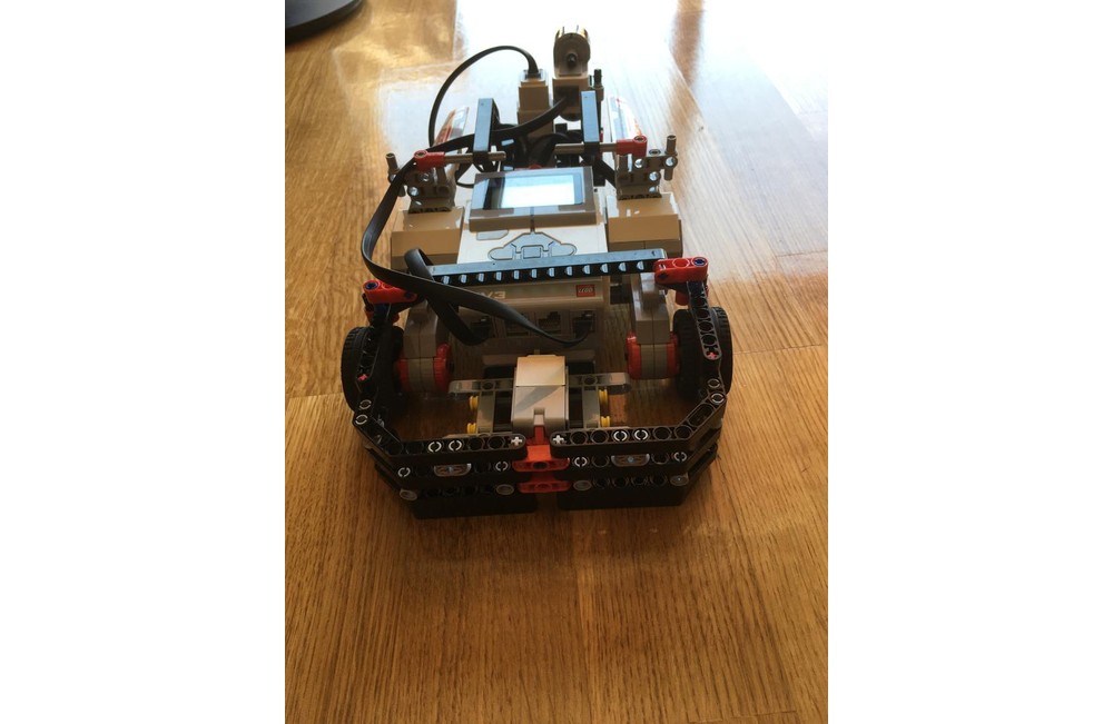 LEGO MOC-45126 Vacuum Robot by paliosjohn | Rebrickable - Build with LEGO