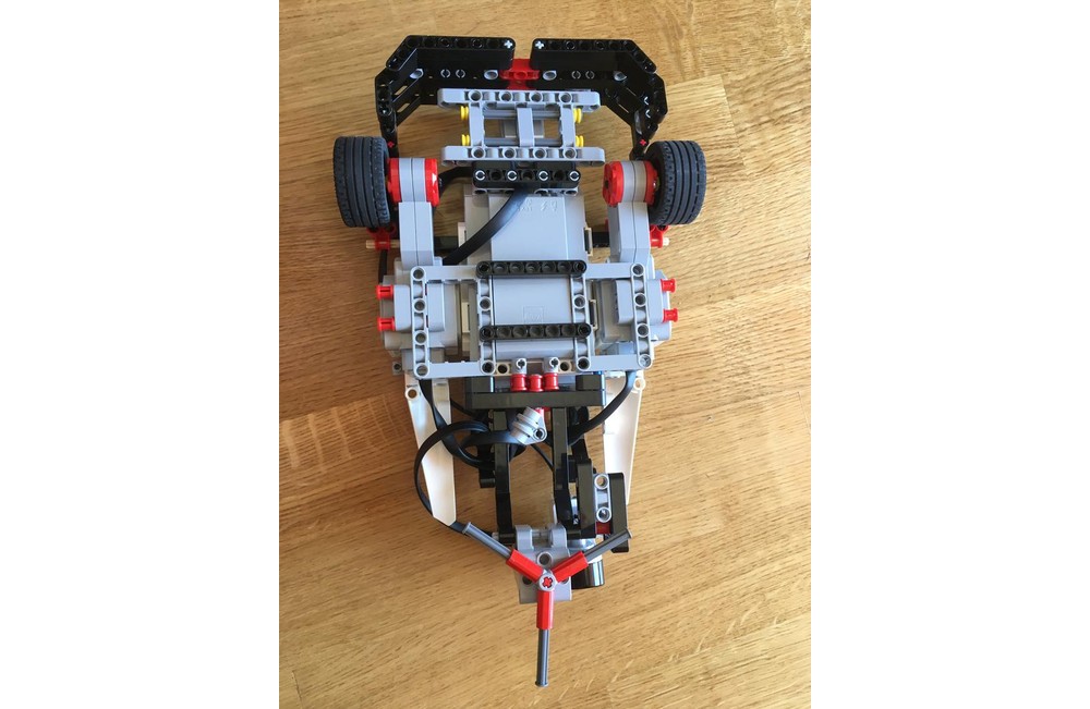 LEGO MOC Vacuum Robot by paliosjohn | Rebrickable - Build with LEGO