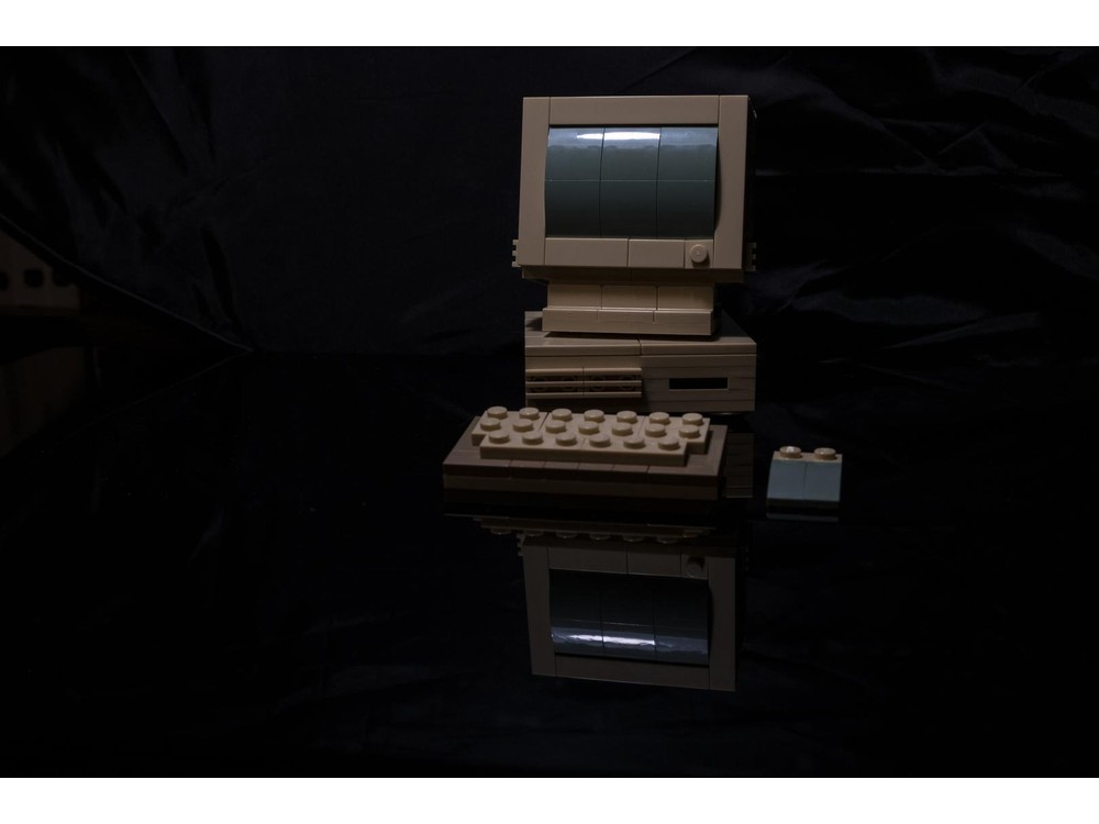LEGO MOC Retro Computer by basakatu | Rebrickable - Build with LEGO