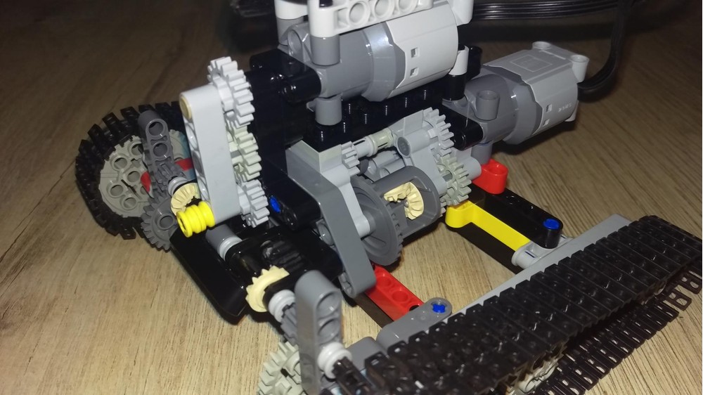 LEGO MOC-4540 IR Remote Control Tank Prototype by morphious ...
