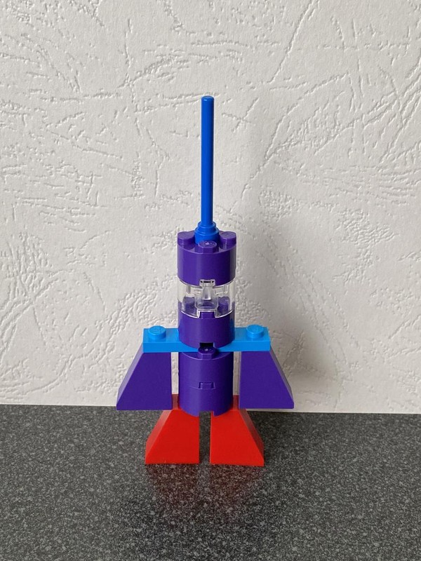 Lego Moc Rocket By Sylvie Rebrickable Build With Lego