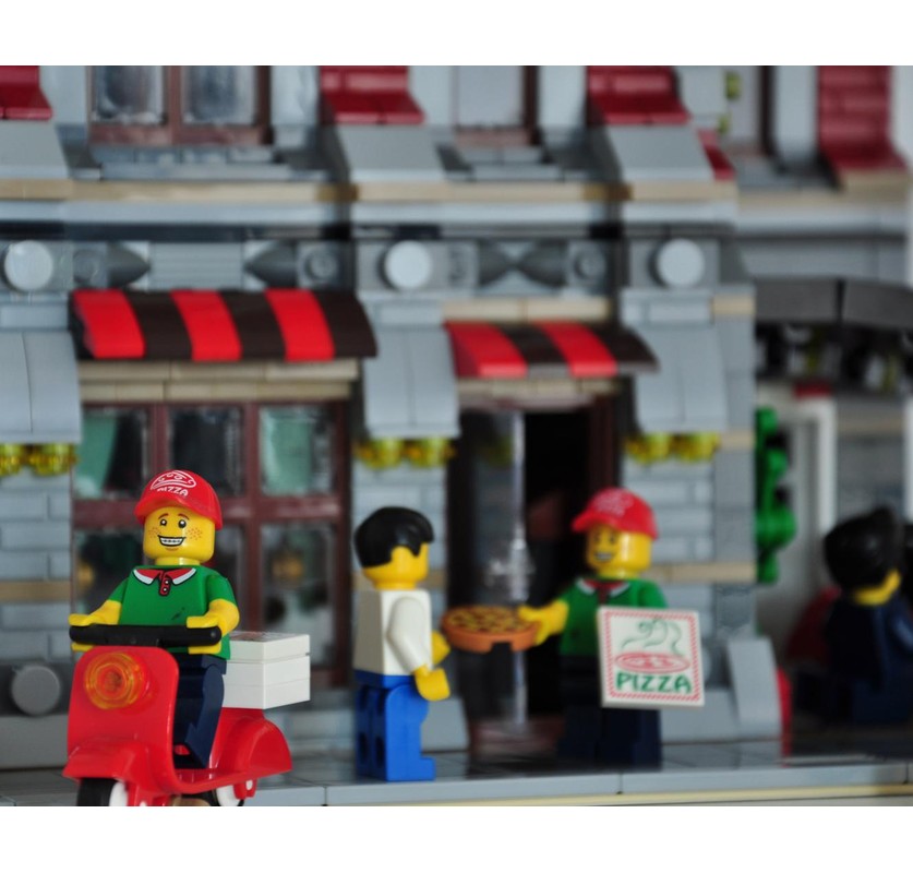 LEGO MOC Modular Pizza Parlor by peedeejay | Rebrickable - Build with LEGO
