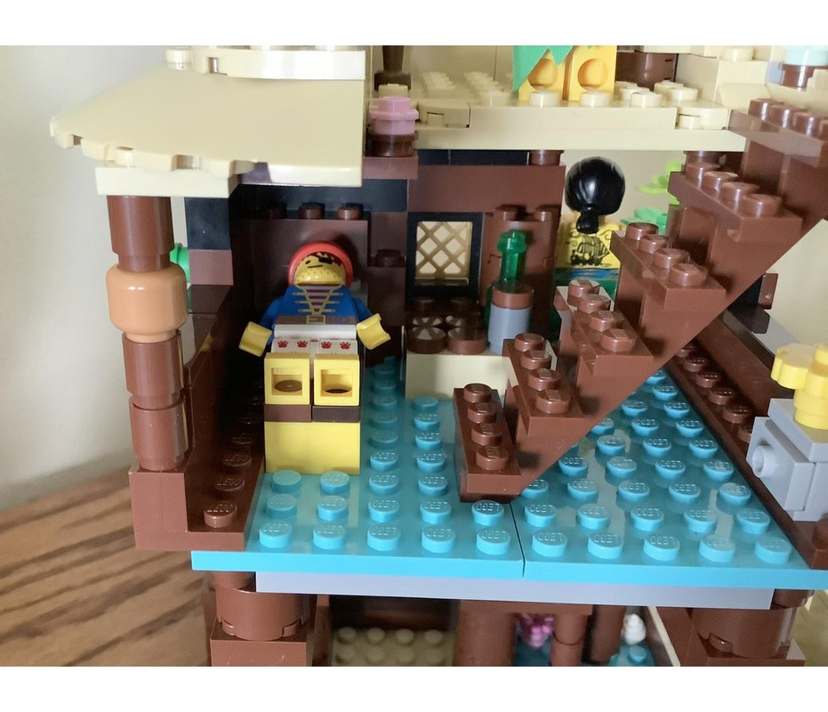 Lego Moc 21322 Pirate Beach Hut By Cathyvt Rebrickable Build With Lego