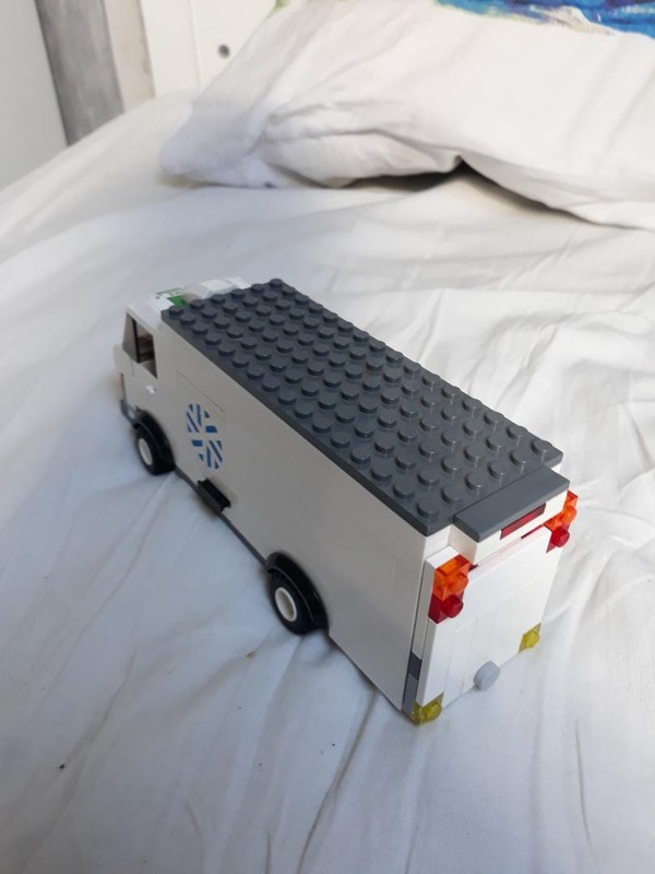 LEGO MOC sliding doors cargo van by kakeroni2 | Rebrickable - Build ...