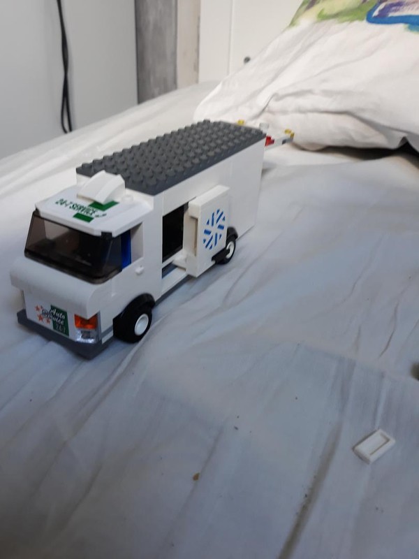 LEGO MOC sliding doors cargo van by kakeroni2 | Rebrickable - Build ...
