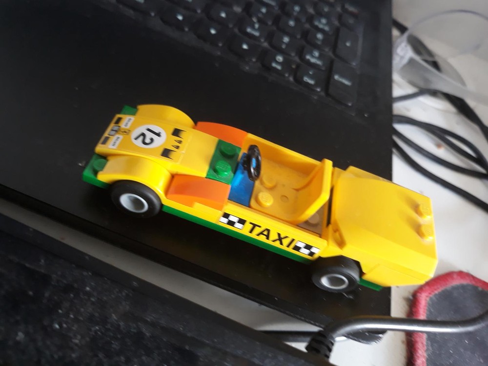 LEGO MOC small sports car by kakeroni2 | Rebrickable - Build with LEGO