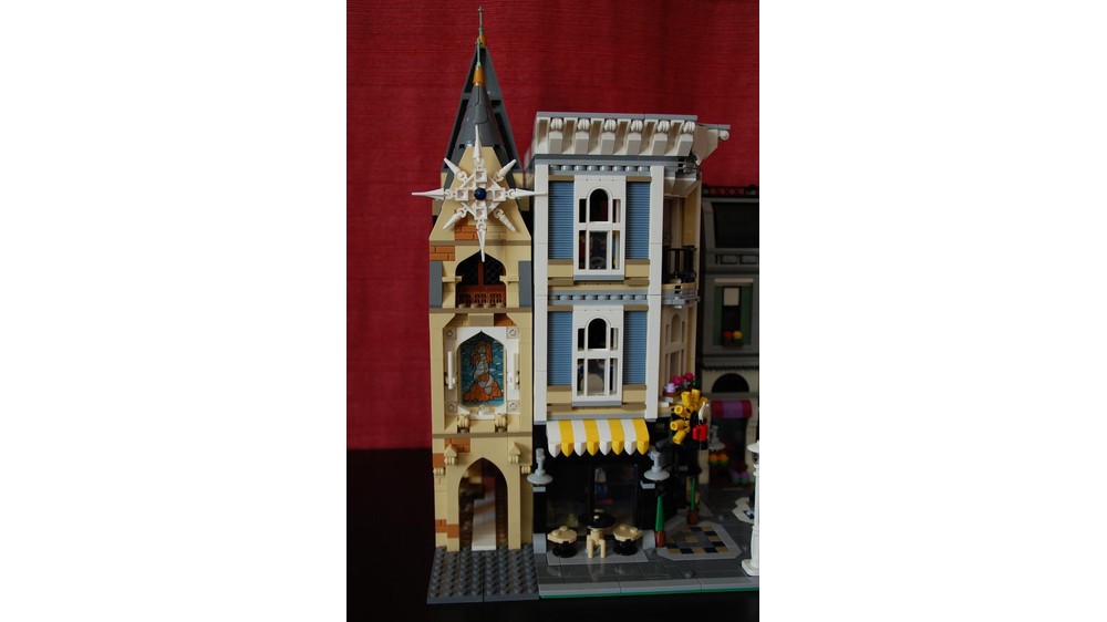 LEGO MOC Marbled Museum (8x32 Modular) by Crimson Coronet | Rebrickable ...
