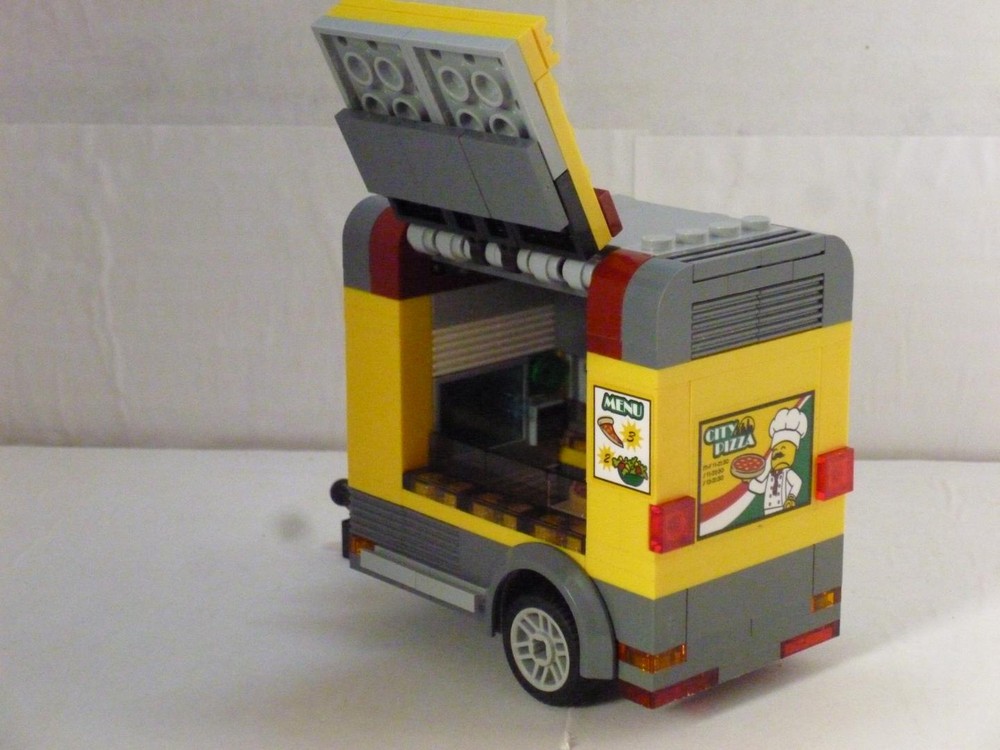 LEGO MOC Pizza Van Trailer by BrickladySandra | Rebrickable - Build ...