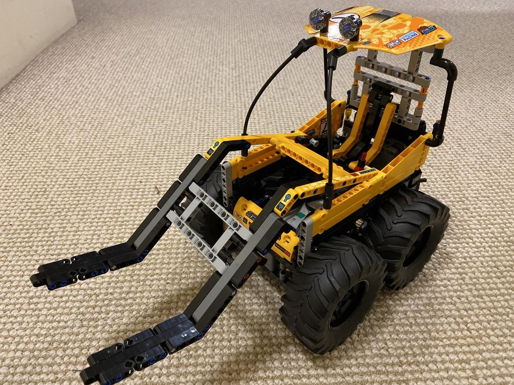 LEGO MOC Bobcat skidsteer forklift 42099 C by RedKoi42 | Rebrickable ...