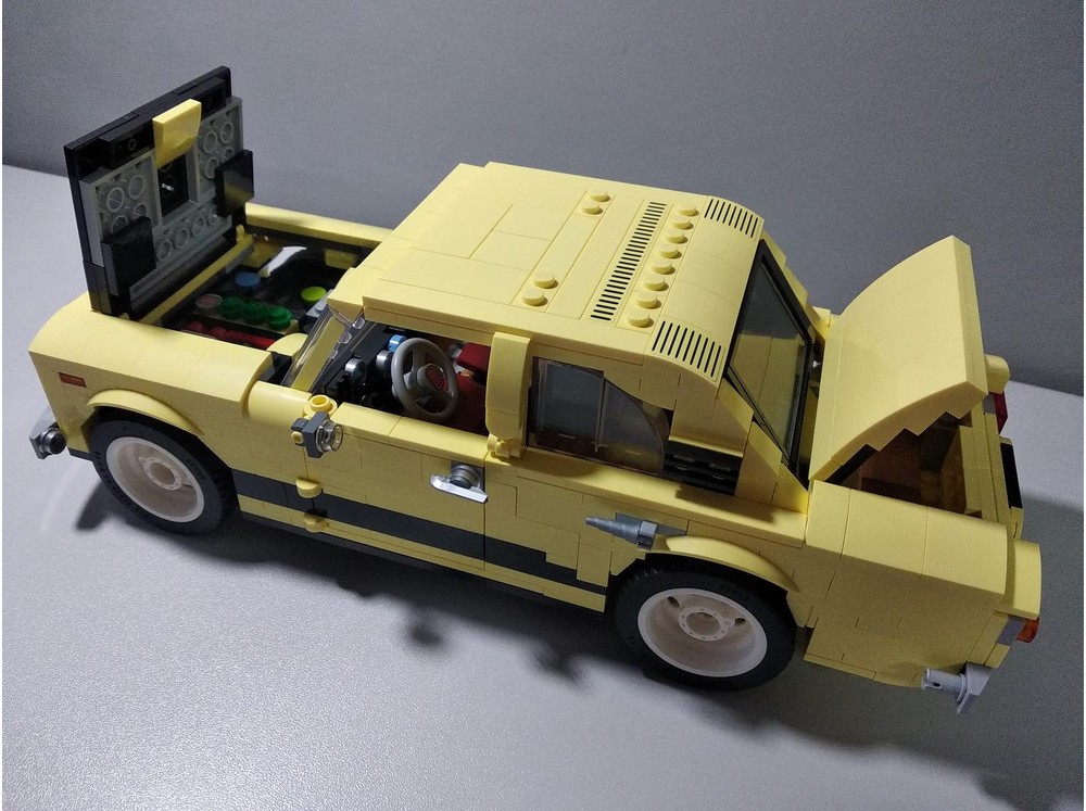 LEGO MOC 10271 FIAT 124 by Kirvet | Rebrickable - Build with LEGO