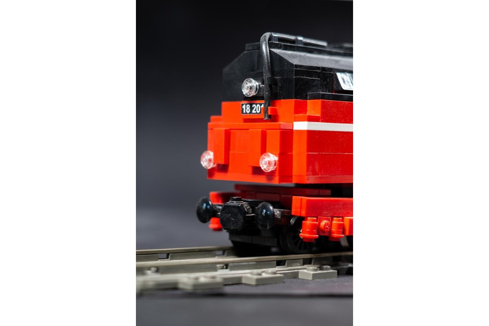 LEGO MOC Lego BR 18 201 steam locomotive by Der_Legologe | Rebrickable ...