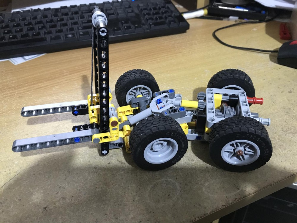 LEGO MOC Folding Forklift by Smudge | Rebrickable - Build with LEGO