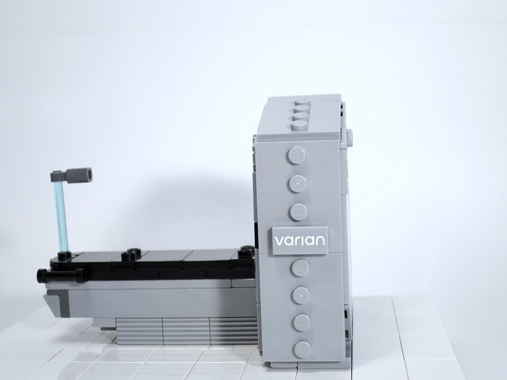 LEGO MOC Radiotherapy Treatment Device by lunabricks | Rebrickable ...