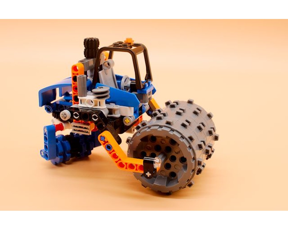 LEGO MOC 42071 alternate: steamroller by alter-lego | Rebrickable ...