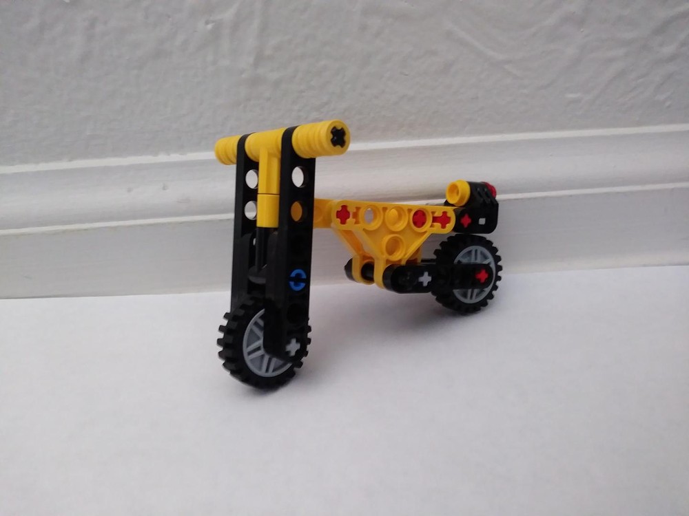 Lego Moc Yellow Motorcycle By Erickbuilds Rebrickable Build With Lego