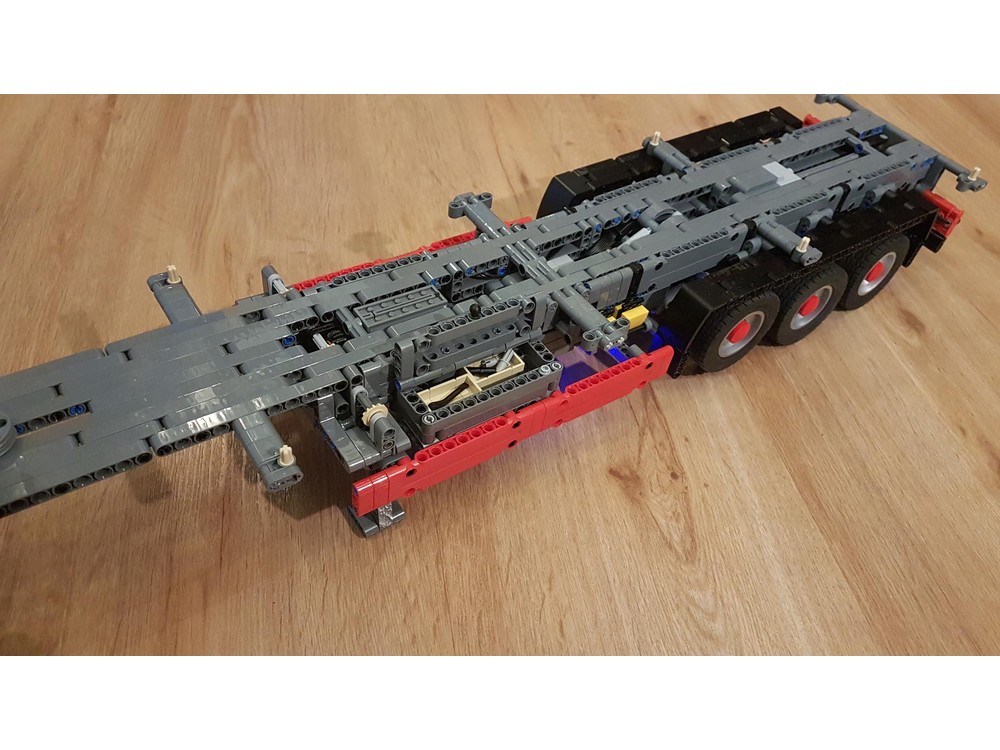 LEGO MOC Overseas Container Trailer (RC) by Huwi | Rebrickable - Build ...