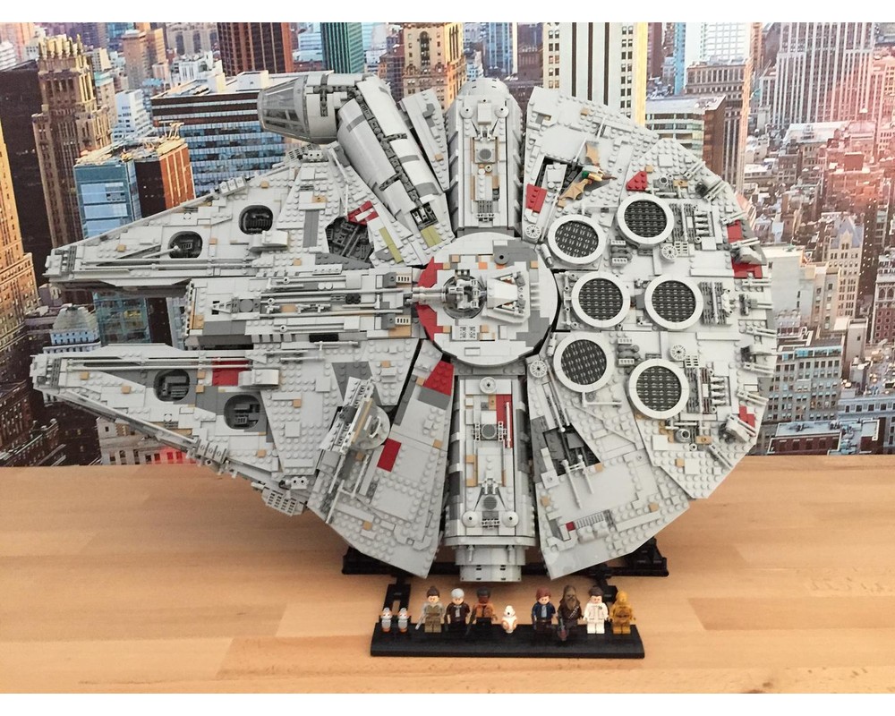 LEGO MOC Minifigurestand for UCS Millenium Falcon 75192 by noggels ...