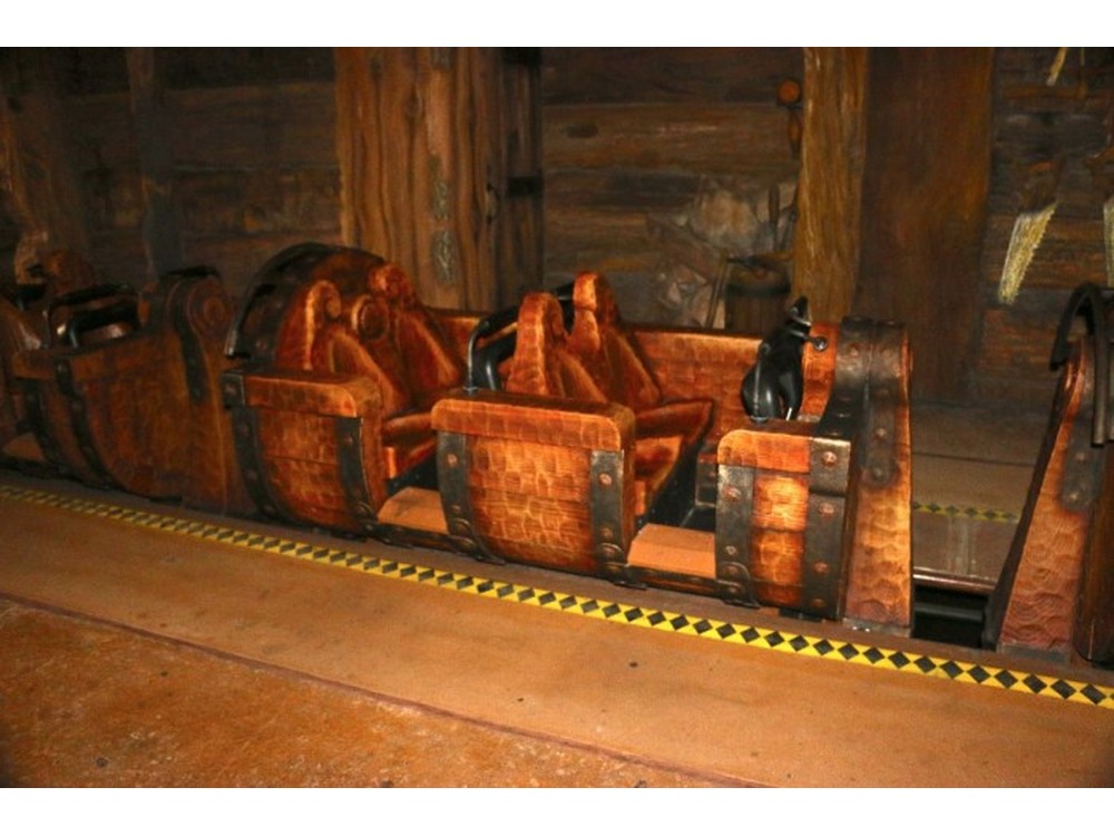 LEGO MOC Seven Dwarfs Mine Train by darcskeleton | Rebrickable - Build ...