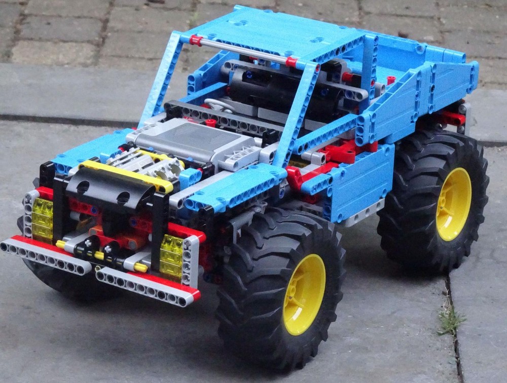 Lego Moc Terrain Vehicle With Locking Differentials By