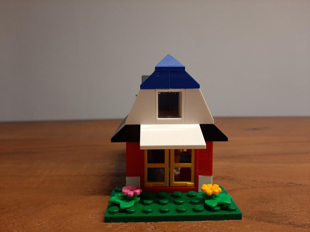 LEGO MOC 11008 Vacation house by karinmij | Rebrickable - Build with LEGO