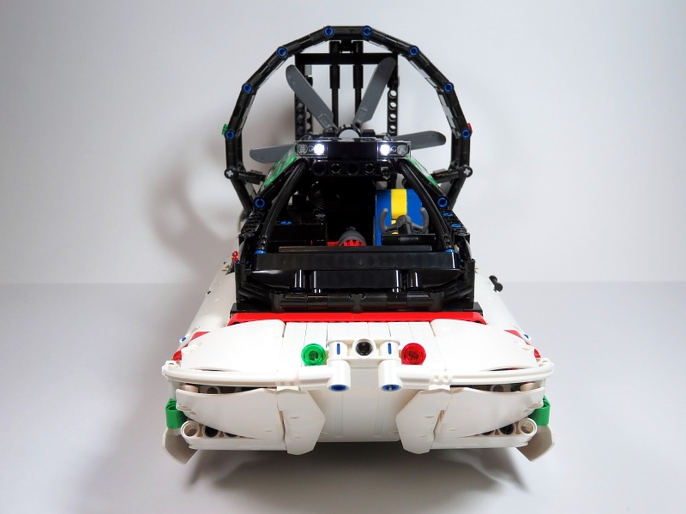 LEGO MOC RC Octan Airboat by Chade | Rebrickable - Build with LEGO