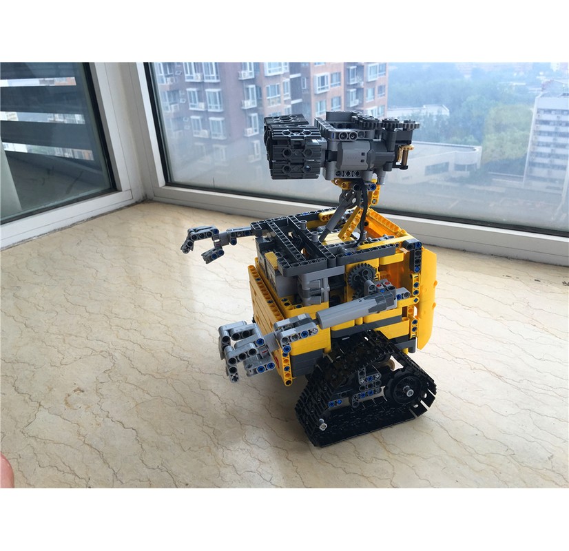 LEGO MOC Lego technic Wall.E by falconluan | Rebrickable - Build with LEGO