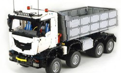 LEGO MOC-10219 Efferman's Vertical Stand for Millennium Falcon 75192 ...