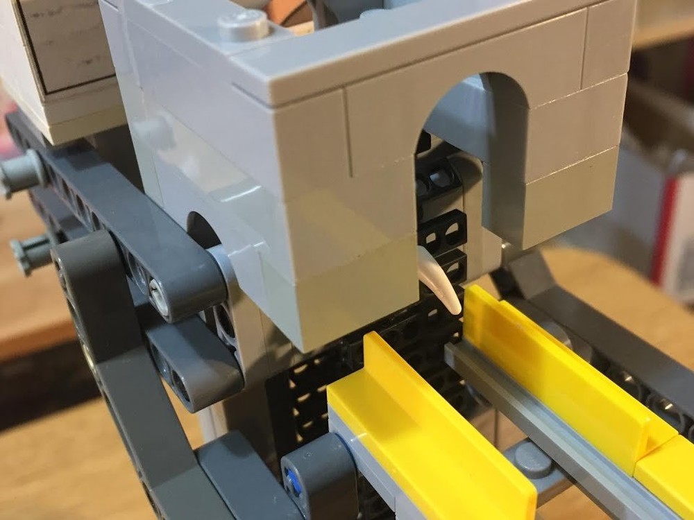 Lego Moc Gbc Extensible Chain Lift By Nonsensewars Rebrickable