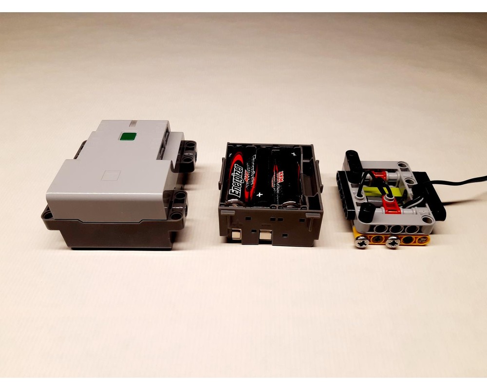 LEGO MOC Powered Up 9V DC Adapter by kueden | Rebrickable - Build with LEGO