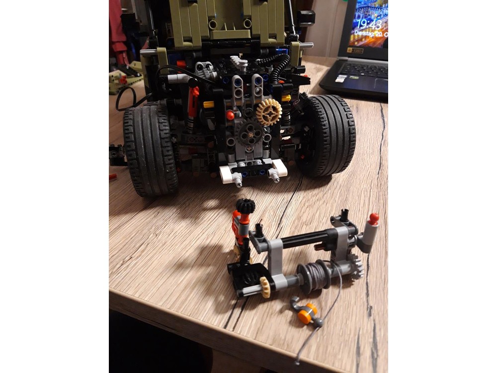 LEGO MOC Defender automatic winch by BriMaLo | Rebrickable - Build with ...
