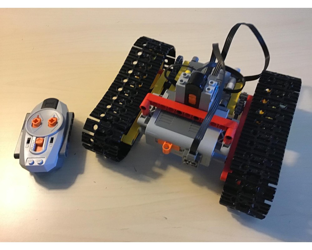 Lego Moc Rc Tracked Racer By Farmyfrank10 Rebrickable Build With Lego