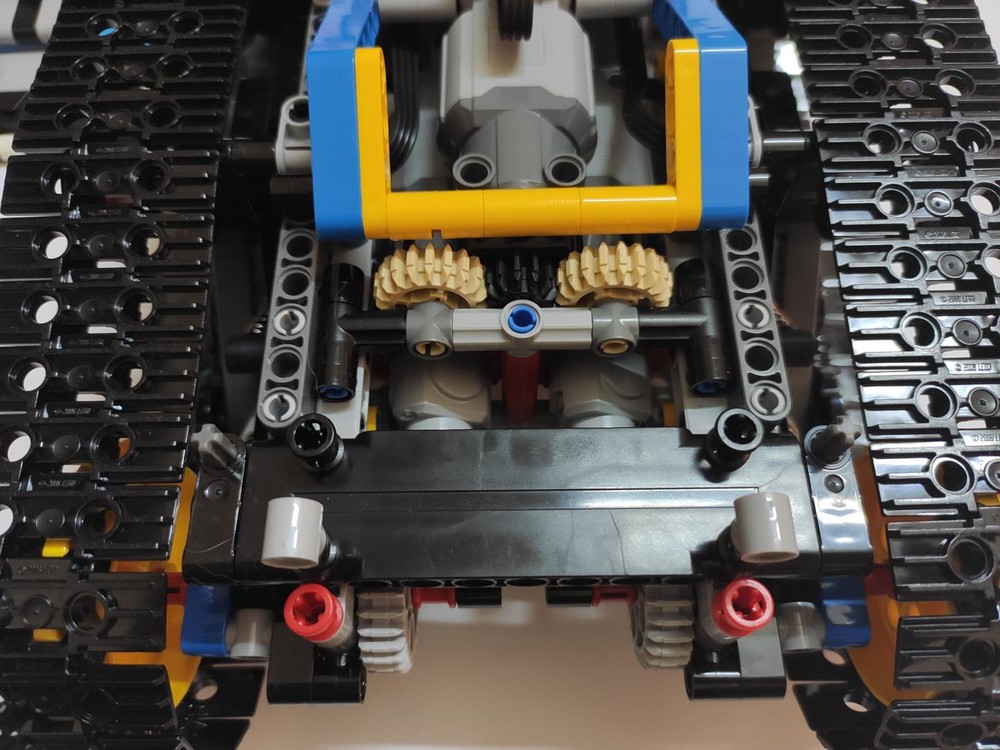 LEGO MOC Ripsaw Subtractor MkIII by El-Kapibara | Rebrickable - Build ...