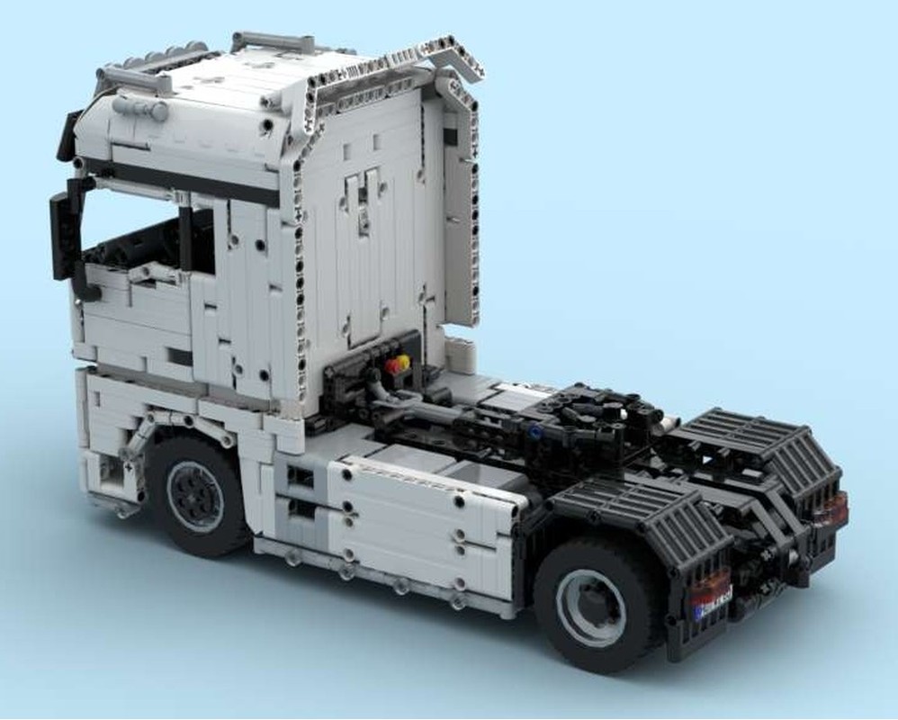 LEGO MOC 1:17 RC Semi Tractor (Powered Up) by Huwi | Rebrickable ...