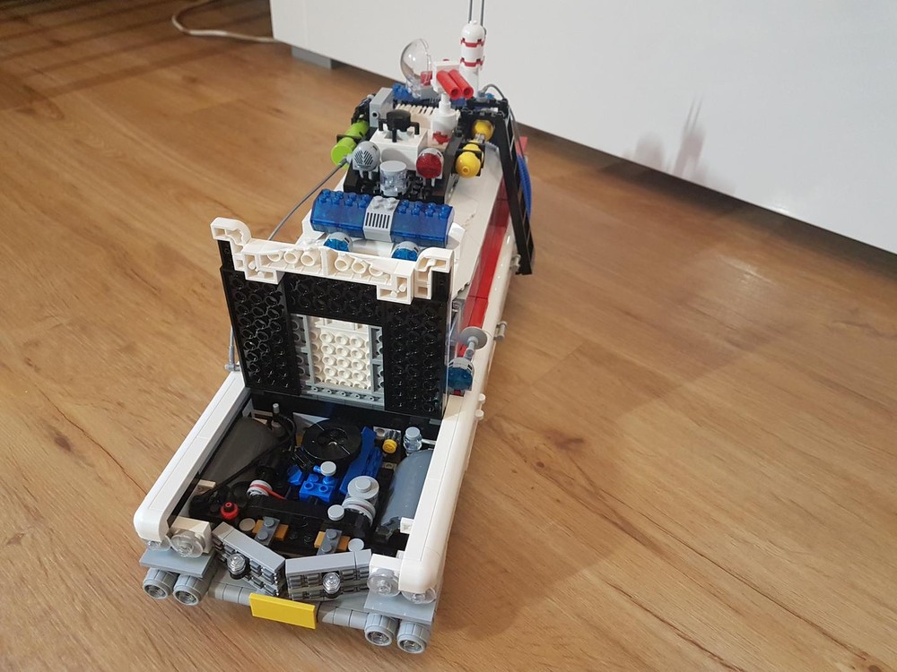 LEGO MOC 10274 ECTO-1 RC Mod by Huwi | Rebrickable - Build with LEGO