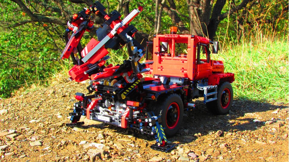 LEGO MOC Tree transplanting machine by Arpeggi0 | Rebrickable - Build ...