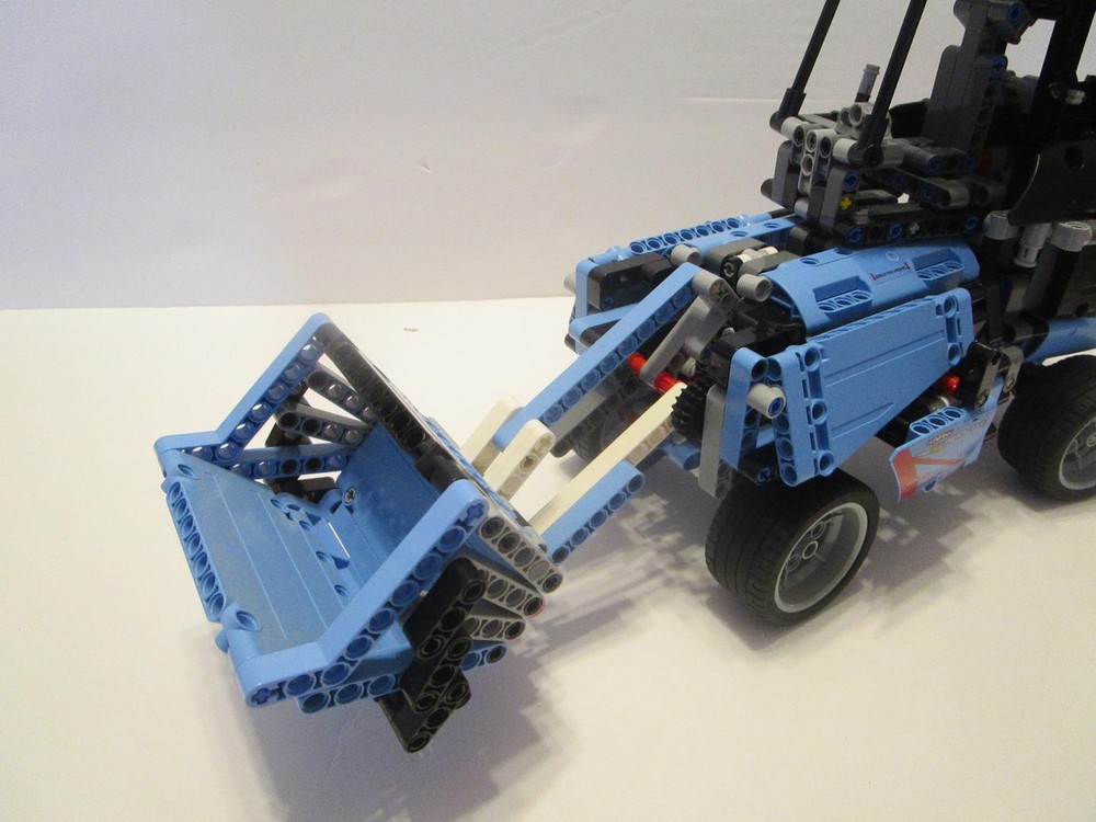 LEGO MOC 42066 almost alt. Front End Loader by Nilsson LEGO Engineering ...