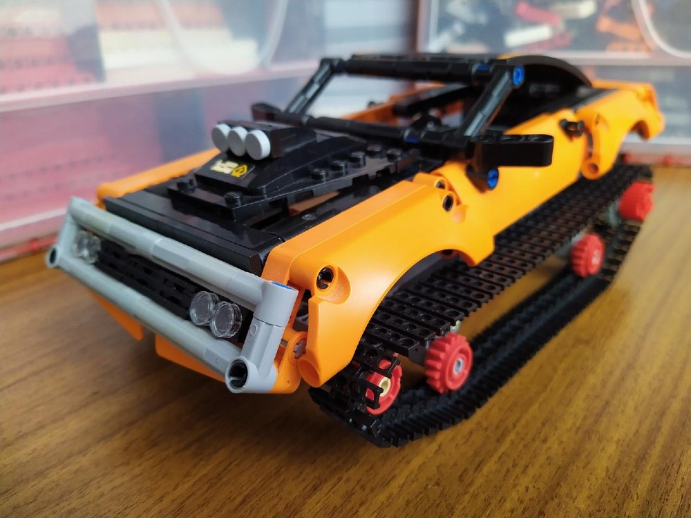 Lego Moc Coyote Tracked Racer By Xfeelgoodx Rebrickable Build With Lego